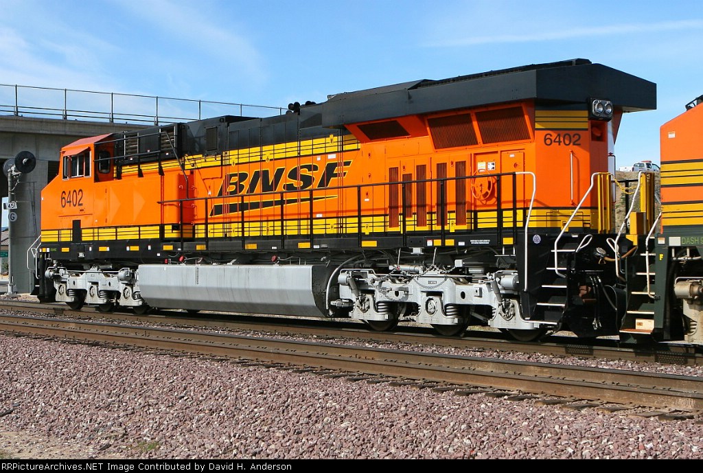 BNSF 6402